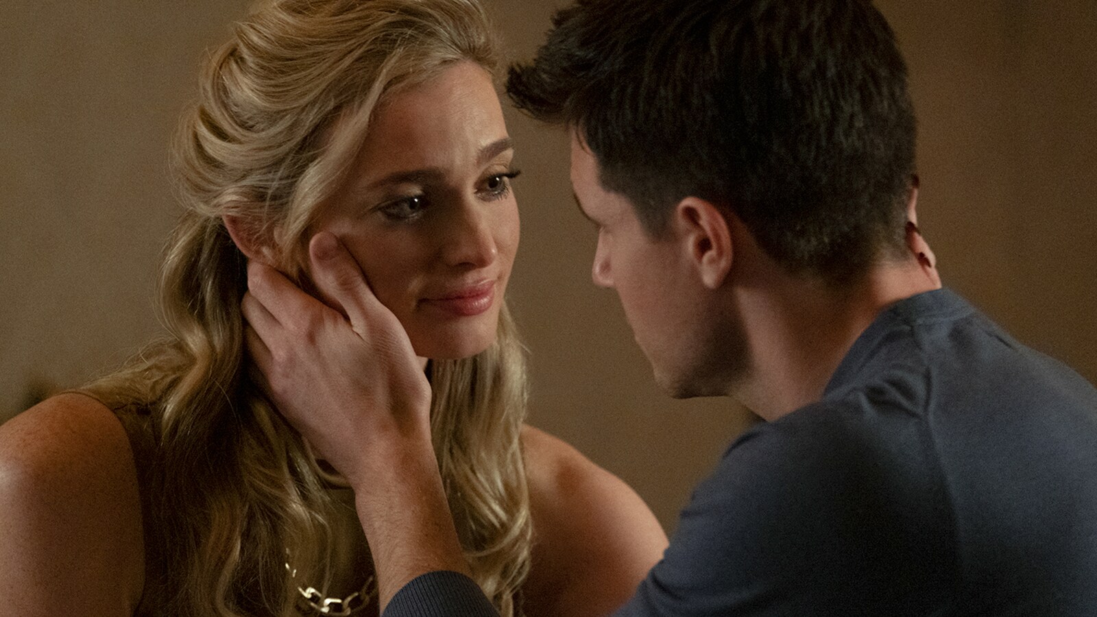 Upload - Sesong 2 - Episode 1 - TV-serien på nettet - Viaplay