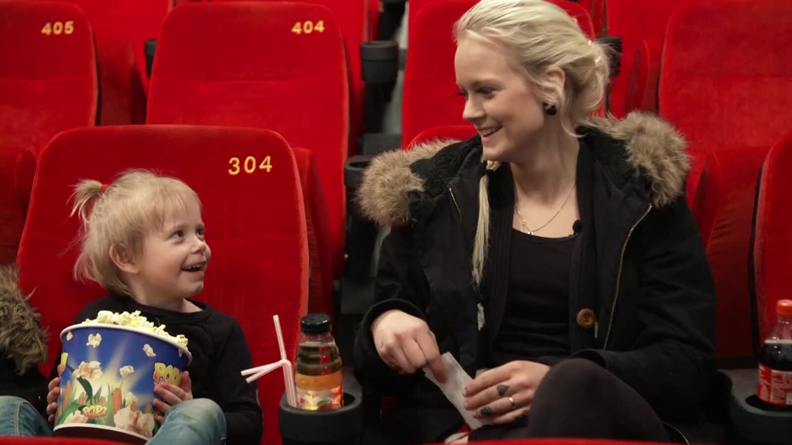 Unga Mammor - Säsong 2 - Avsnitt 17 - TV-serier online - Viaplay