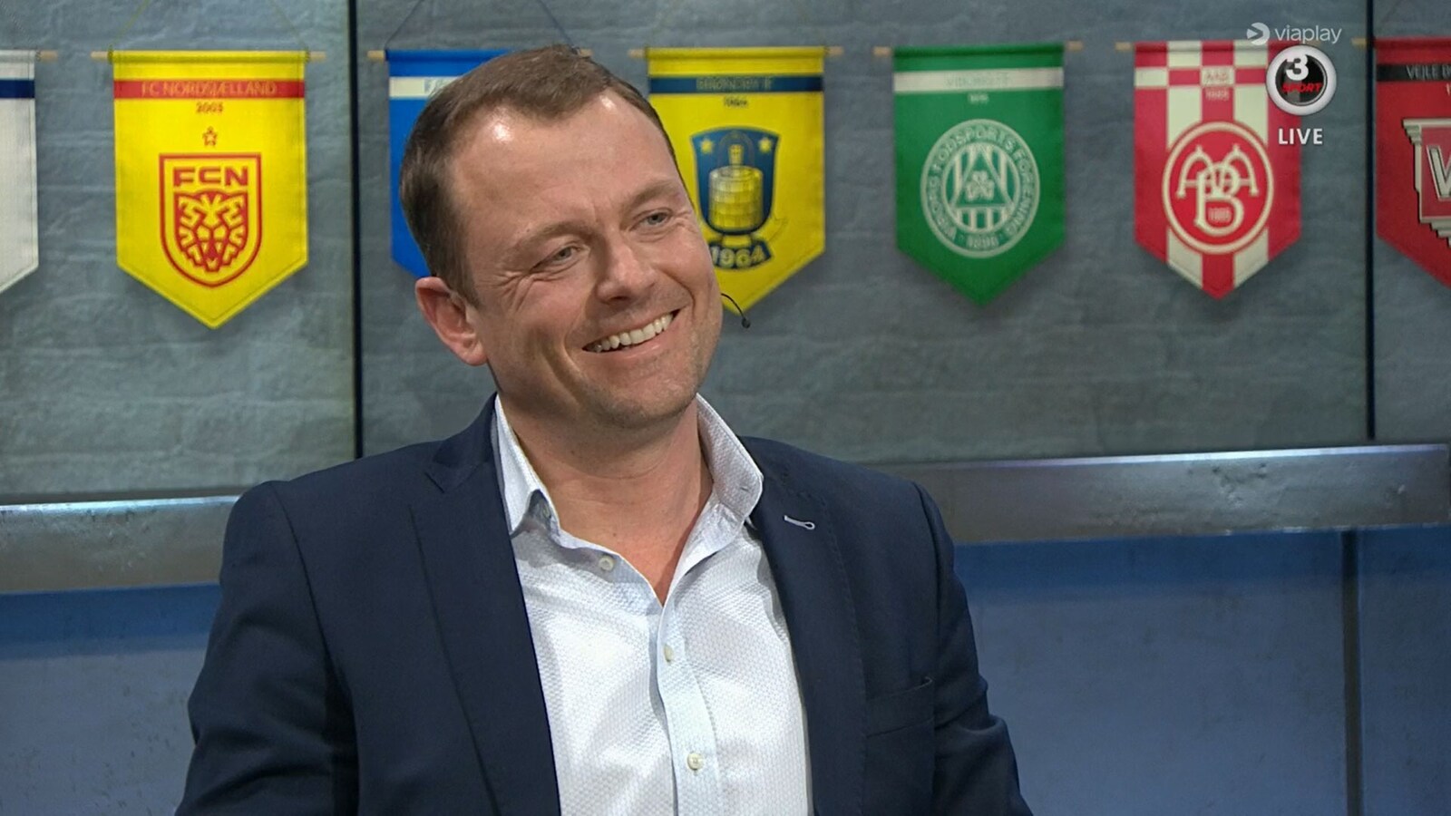Offside - Sæson 2021 - Afsnit 15 - Viaplay